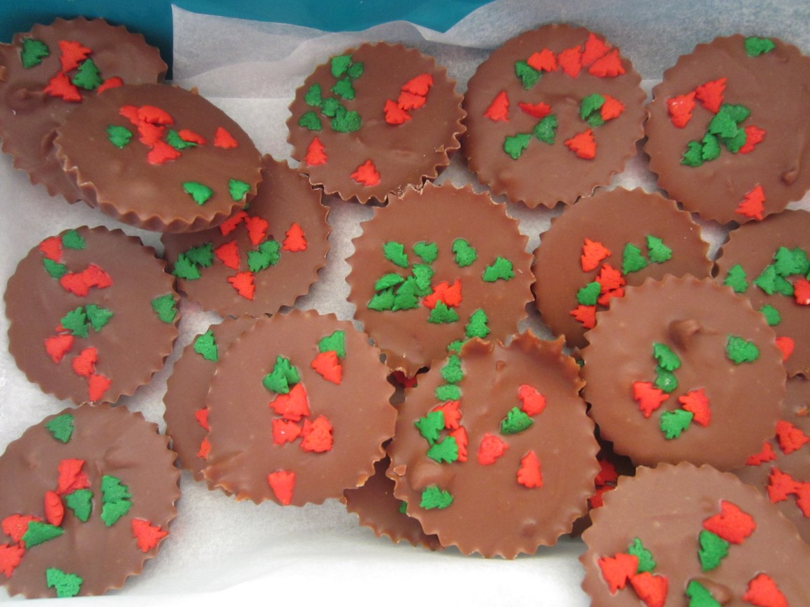 Easy ice cream Christmas pudding [and simple home made Christmas ...