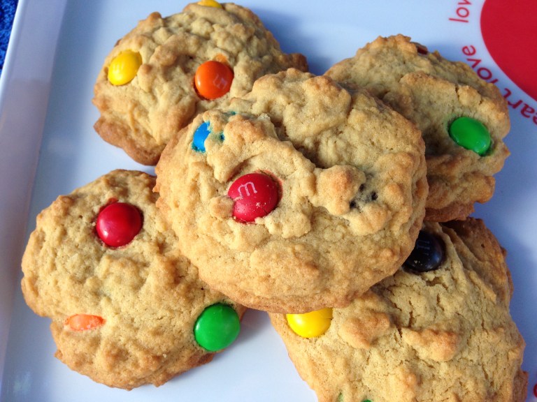 Brown sugar M&M cookies / biscuits | the hungry mum
