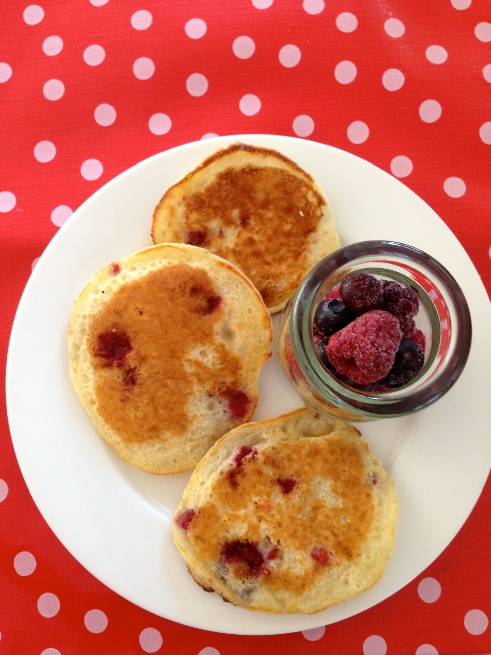 How to make raspberry pikelets – an easy recipe | the hungry mum