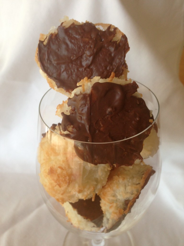 Super easy two egg white macaroon recipe | the hungry mum