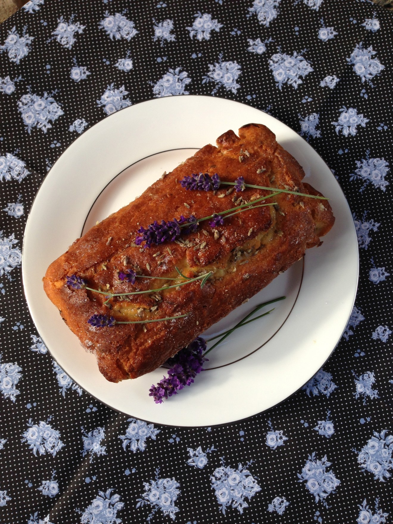 Easy chocolate lavender fudge recipe | the hungry mum