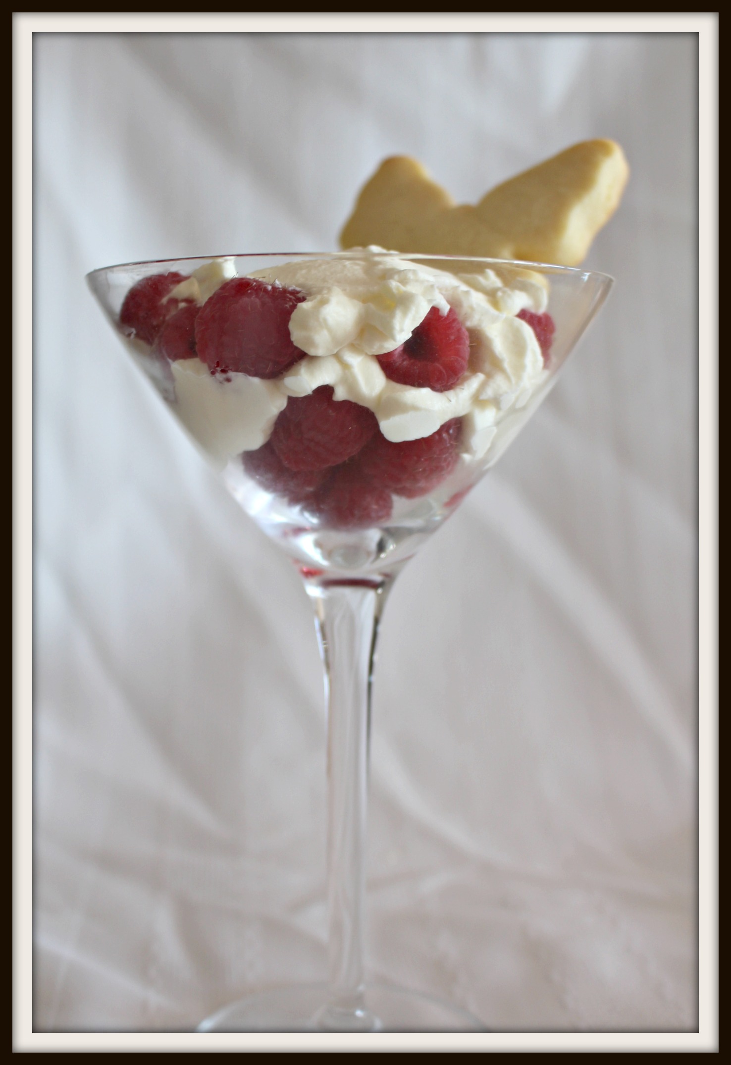 Simple summer trifle with sugar cookies | the hungry mum