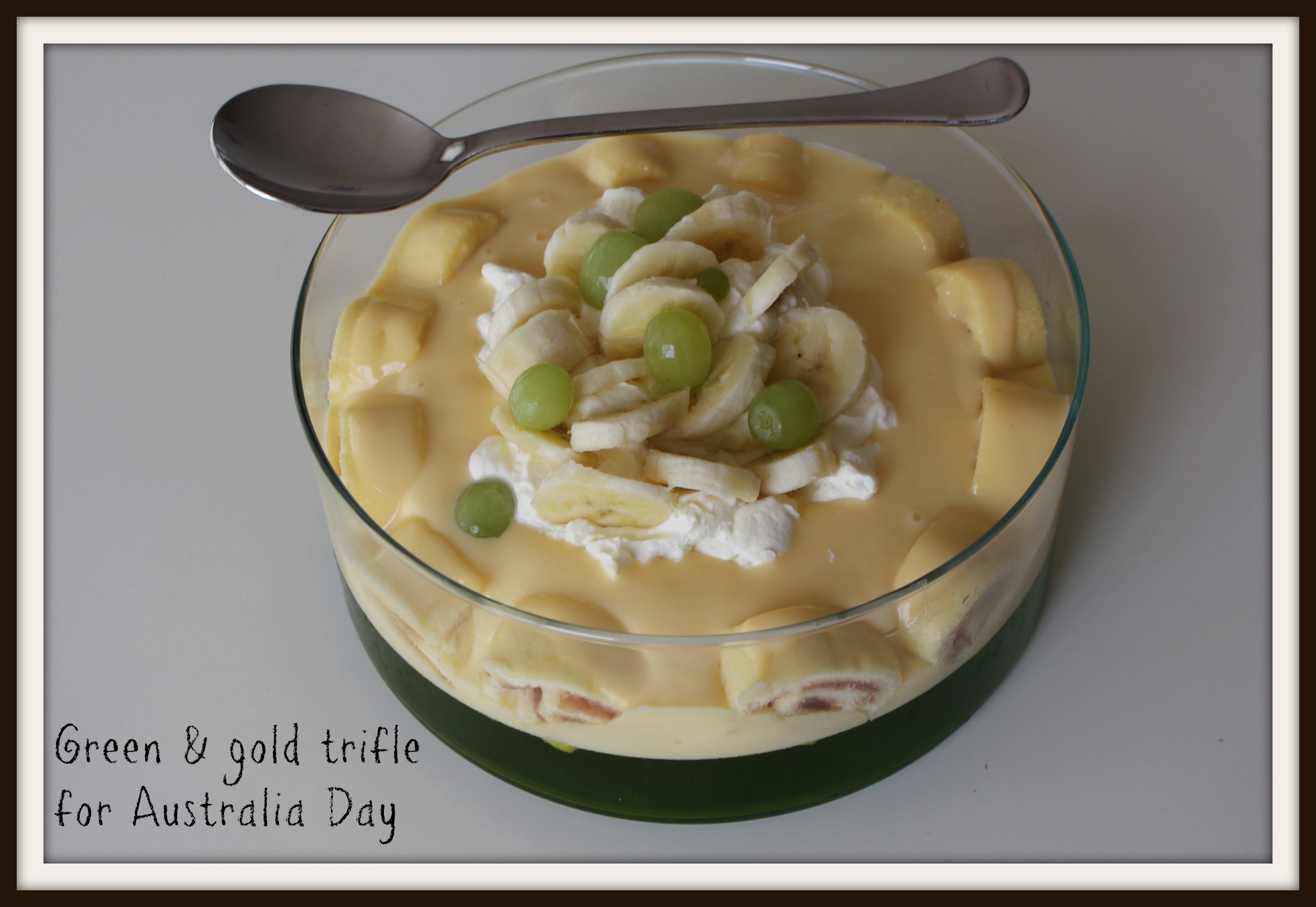 Easy green and gold Australia Day trifle recipe | the hungry mum