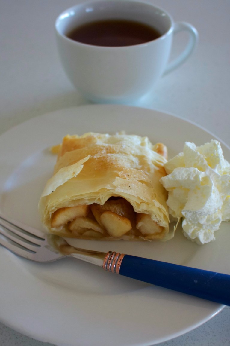 Apple strudel dessert recipe | the hungry mum
