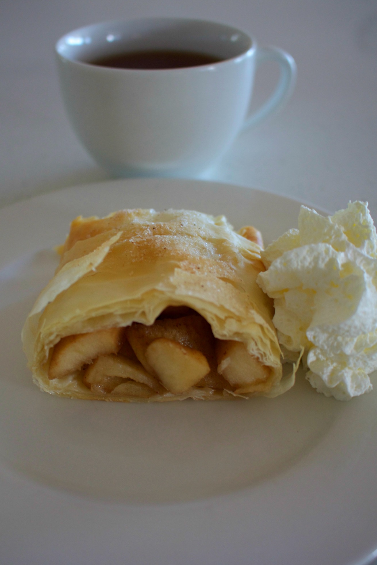 Apple strudel dessert recipe | the hungry mum